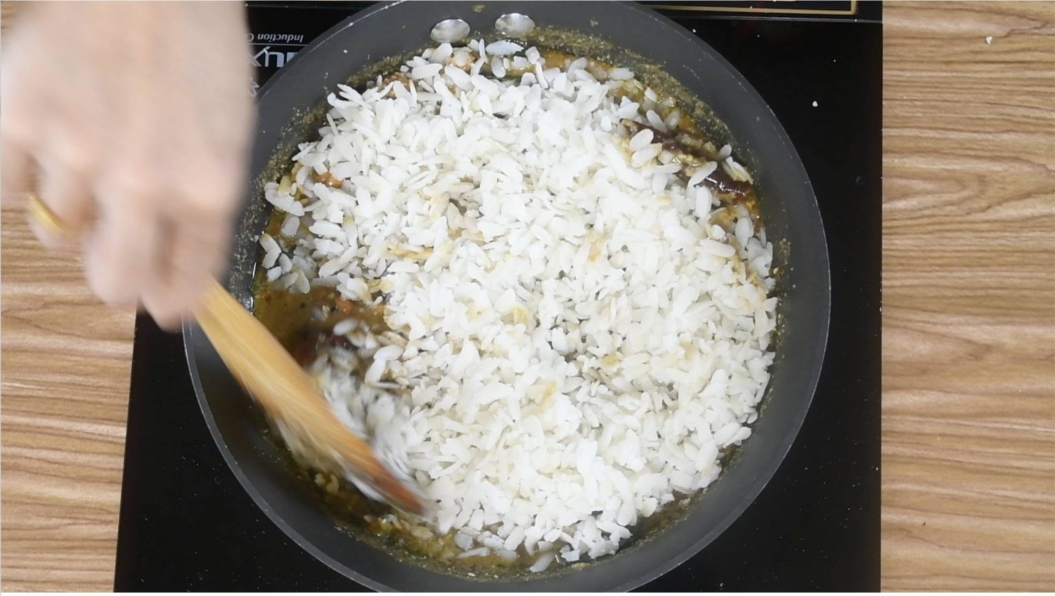 Puli Aval Upma Recipe | Tamarind Poha Recipe - Subbus Kitchen