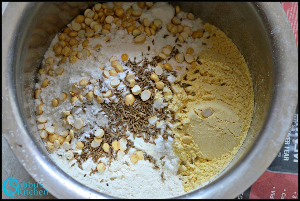 Nippattu Recipe | Karnataka Style Crispy Thattai - Subbus Kitchen