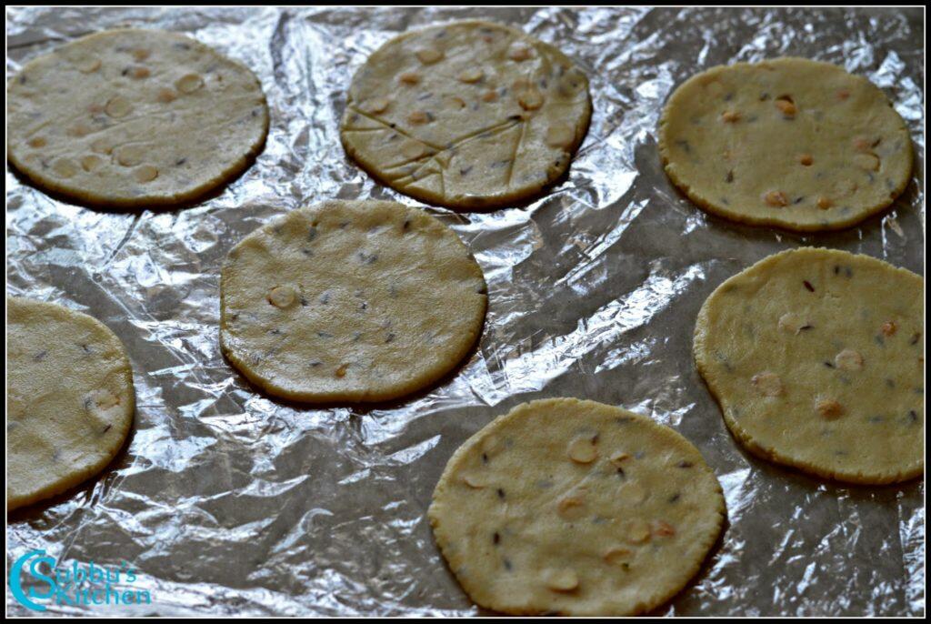 Nippattu Recipe | Karnataka Style Crispy Thattai - Subbus Kitchen