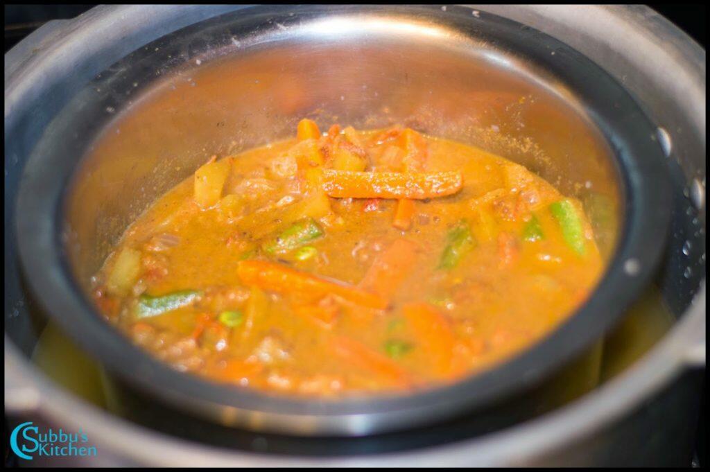 Vegetable Kolhapuri Recipe | Maharashtrian Style Kolhapuri Vegetables ...