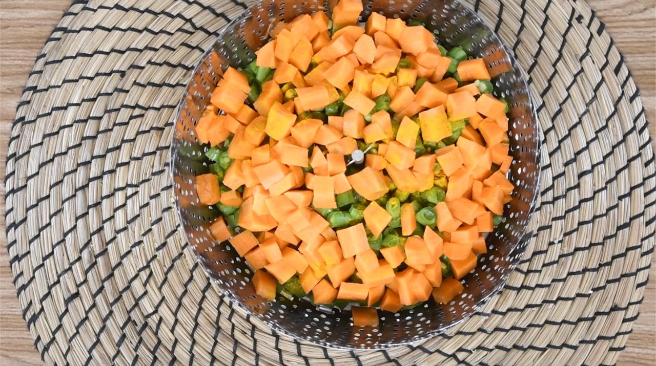Carrot Beans Puli Kootu Recipe | Carrot Beans Tamarind based Stew ...