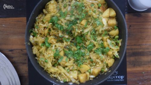 Aloo Patta Gobhi Curry / Potato Cabbage Stir Fry - Subbus Kitchen