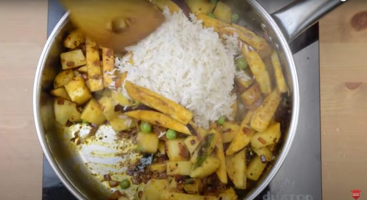 Masala Bhaat Recipe | Maharashtrian Masala Bhat Recipe - Subbus Kitchen