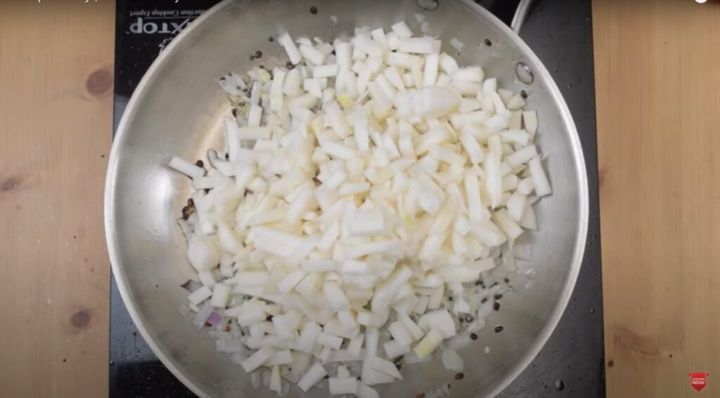 Turnip Stir-Fry | Noolkol Poriyal | Kohlrabi Curry Recipe - Subbus Kitchen