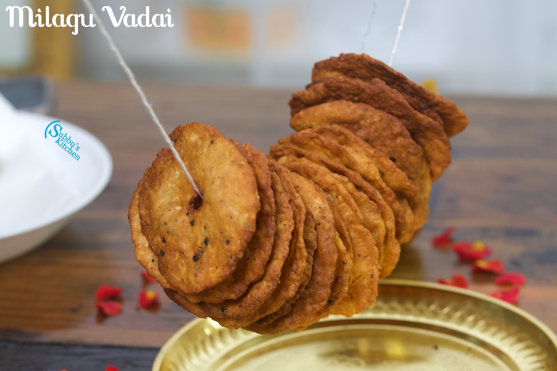 Milagu Vadai | Pepper Crispy Vadai | Anjaneyar Vadai - Subbus Kitchen