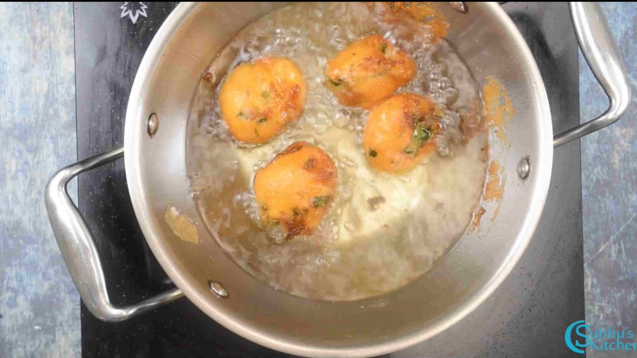 Ulundu Bonda Recipe | Urad Dal Bonda - Subbus Kitchen