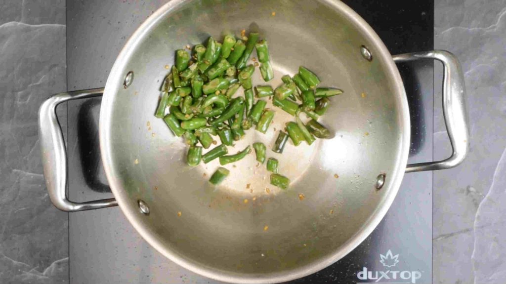 Puli Milagai | Green Chili Chutney - Subbus Kitchen