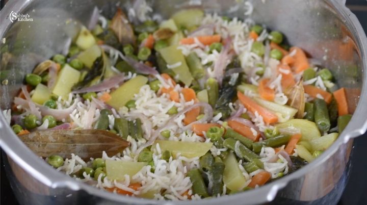 Brinji Rice Recipe | Vegetable Brinji Rice Recipe - Subbus Kitchen