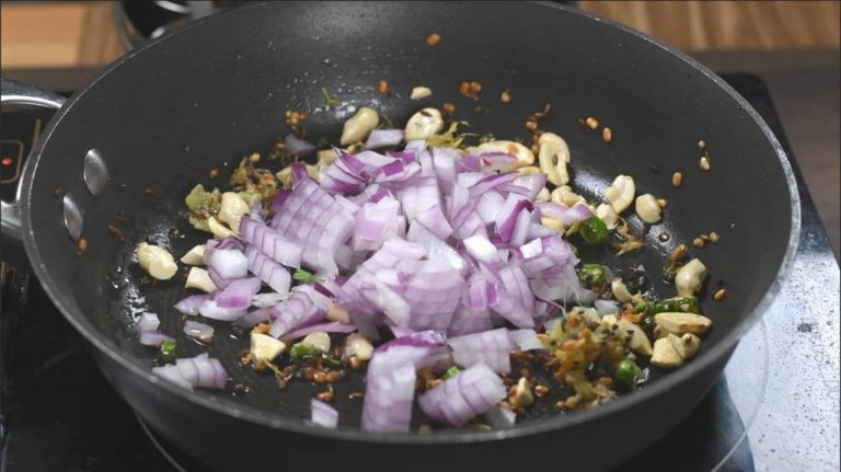 Aloo Bonda | Potato Bonda | Urulaikizhangu Bonda - Subbus Kitchen