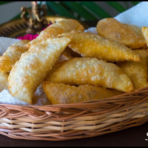 Sweet Somas | Karchikai | Kajjikayalu | Karanji | Diwali Sweets ...