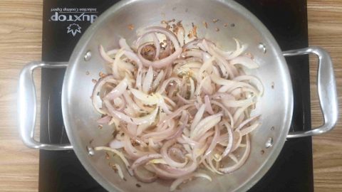 Vengaya Kosu Recipe | Onion Kosu Recipe - Subbus Kitchen