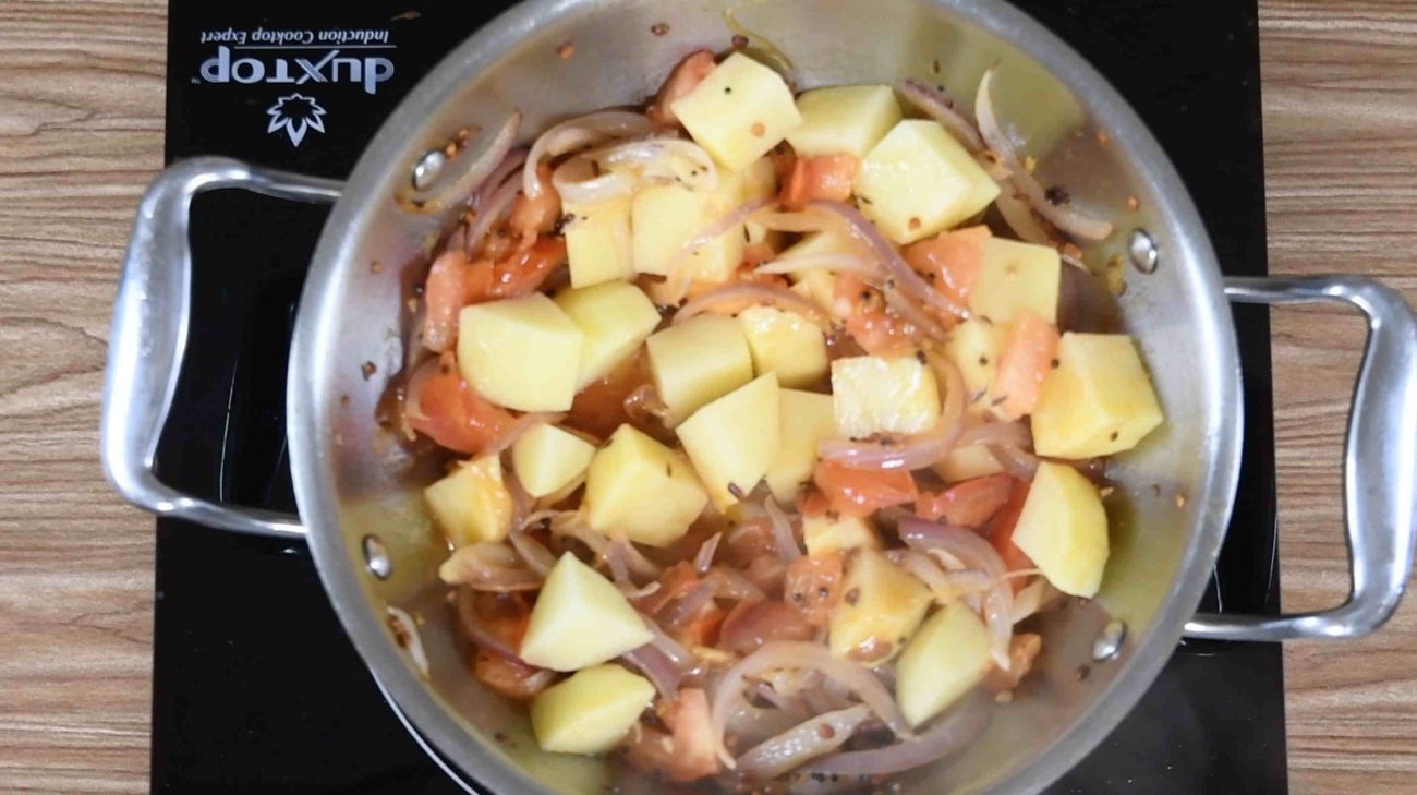 Vengaya Kosu Recipe | Onion Kosu Recipe - Subbus Kitchen