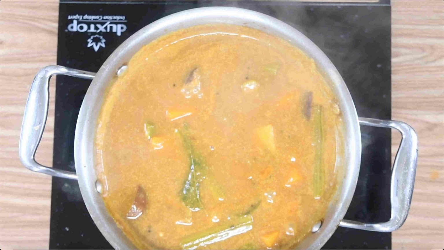 Puli Kuzhambu | Arachuvitta Puli Kuzhambu - Subbus Kitchen