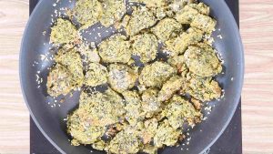 Methi Muthia Recipe | Gujarati Steamed Methi Muthia - Subbus Kitchen