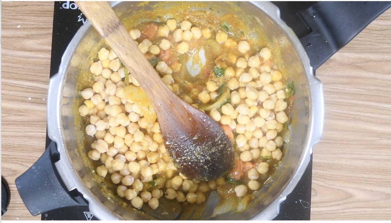 Chole Biryani | Chickpea Biryani | Chana Biryani Recipe - Subbus Kitchen