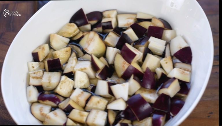 Chidambaram Brinjal Gothsu | Kathirikai Kothsu - Subbus Kitchen