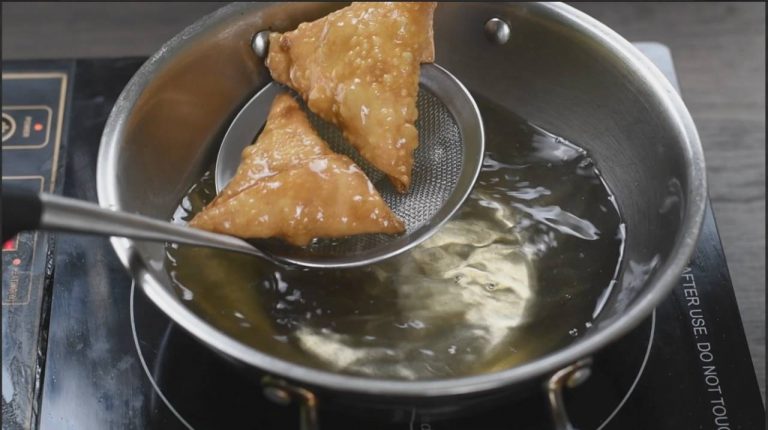 Onion Samosa | Theatre Samosa | Tea Kadai Samosa | Patti Samosa - Subbus Kitchen
