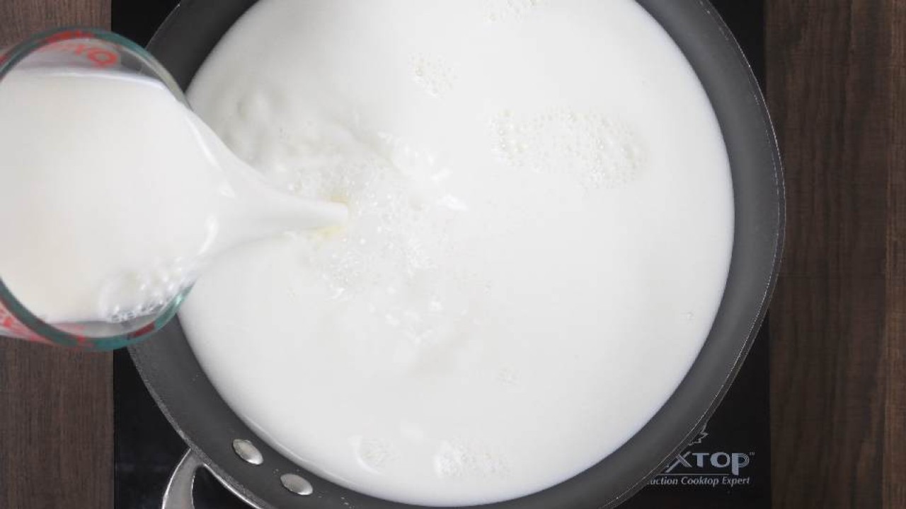 Therattipal Recipe | Pal Khova with Jaggery | Pal Kova using Jaggery ...