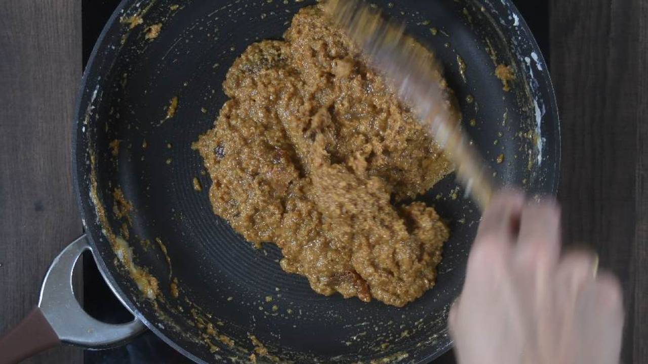 Therattipal Recipe | Pal Khova with Jaggery | Pal Kova using Jaggery ...