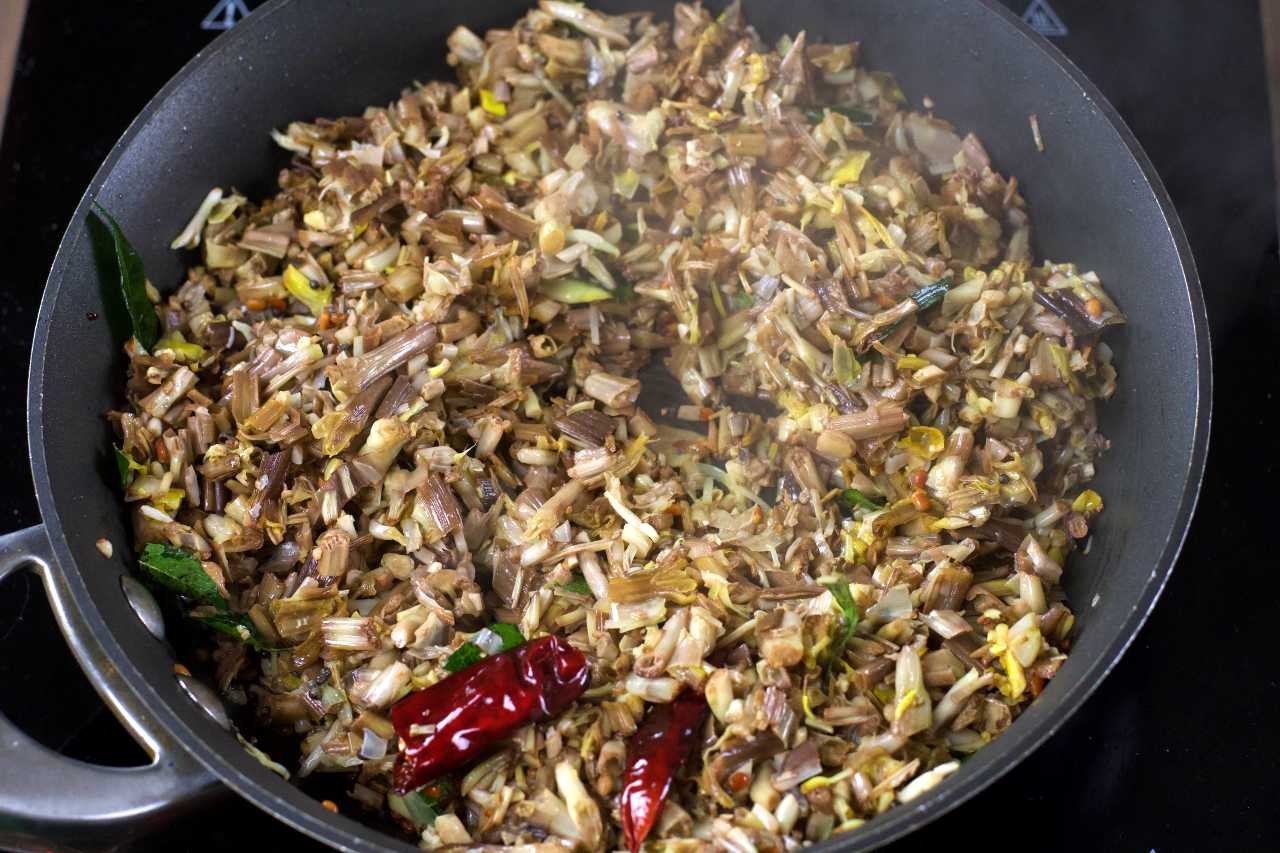 Vazhaipoo Poriyal Recipe | Vazhaipoo Thoran | Banana Blossom Stir-Fry ...